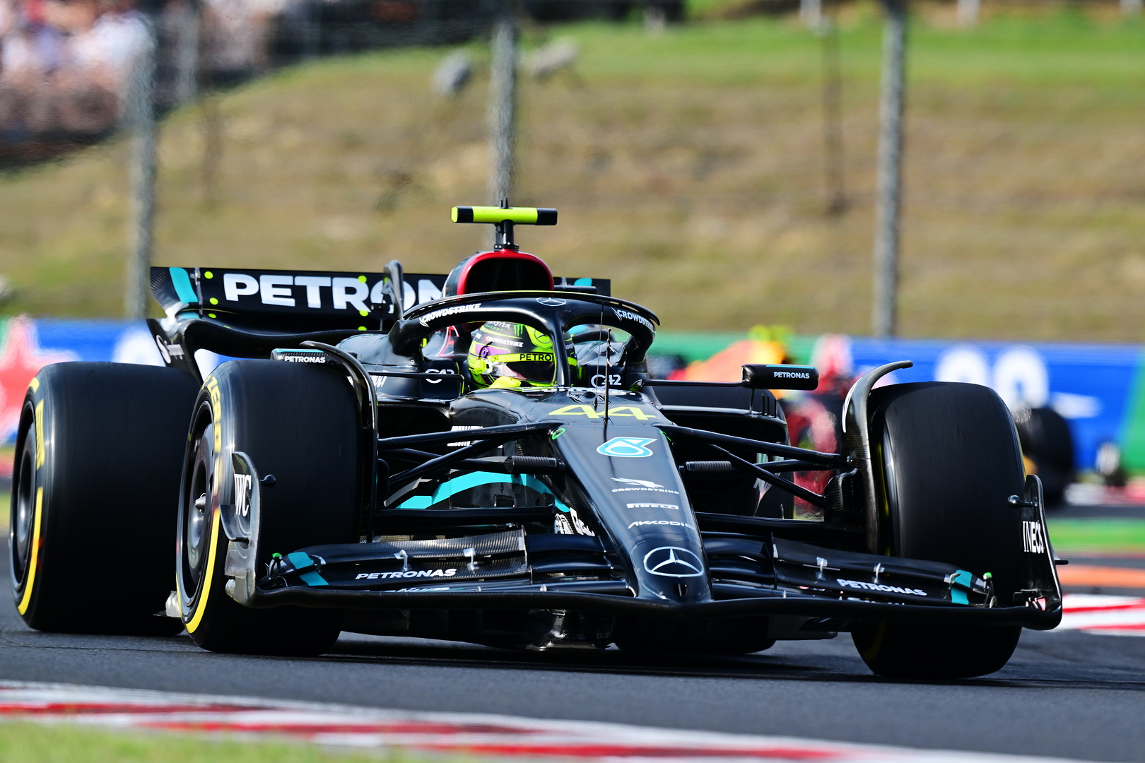 Hamilton on pole position in Hungary - 3Legs4Wheels